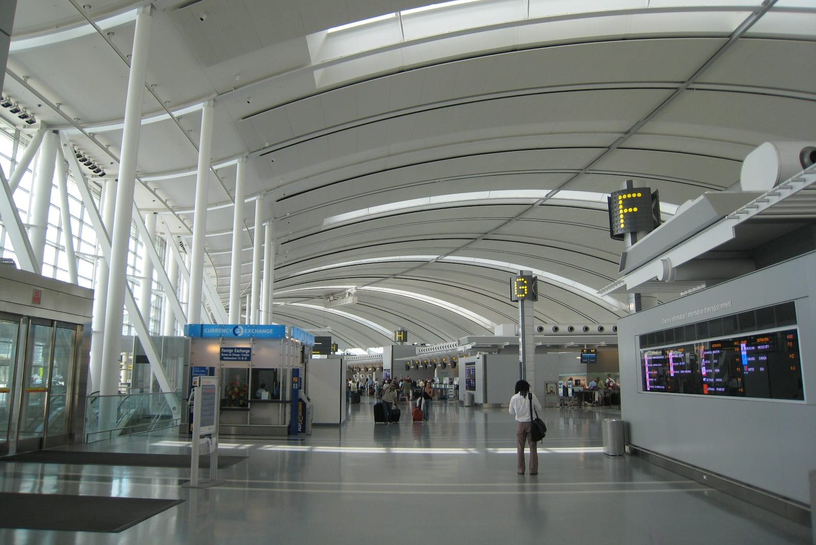 The Complete Guide to Toronto Pearson International Airport (YYZ ...